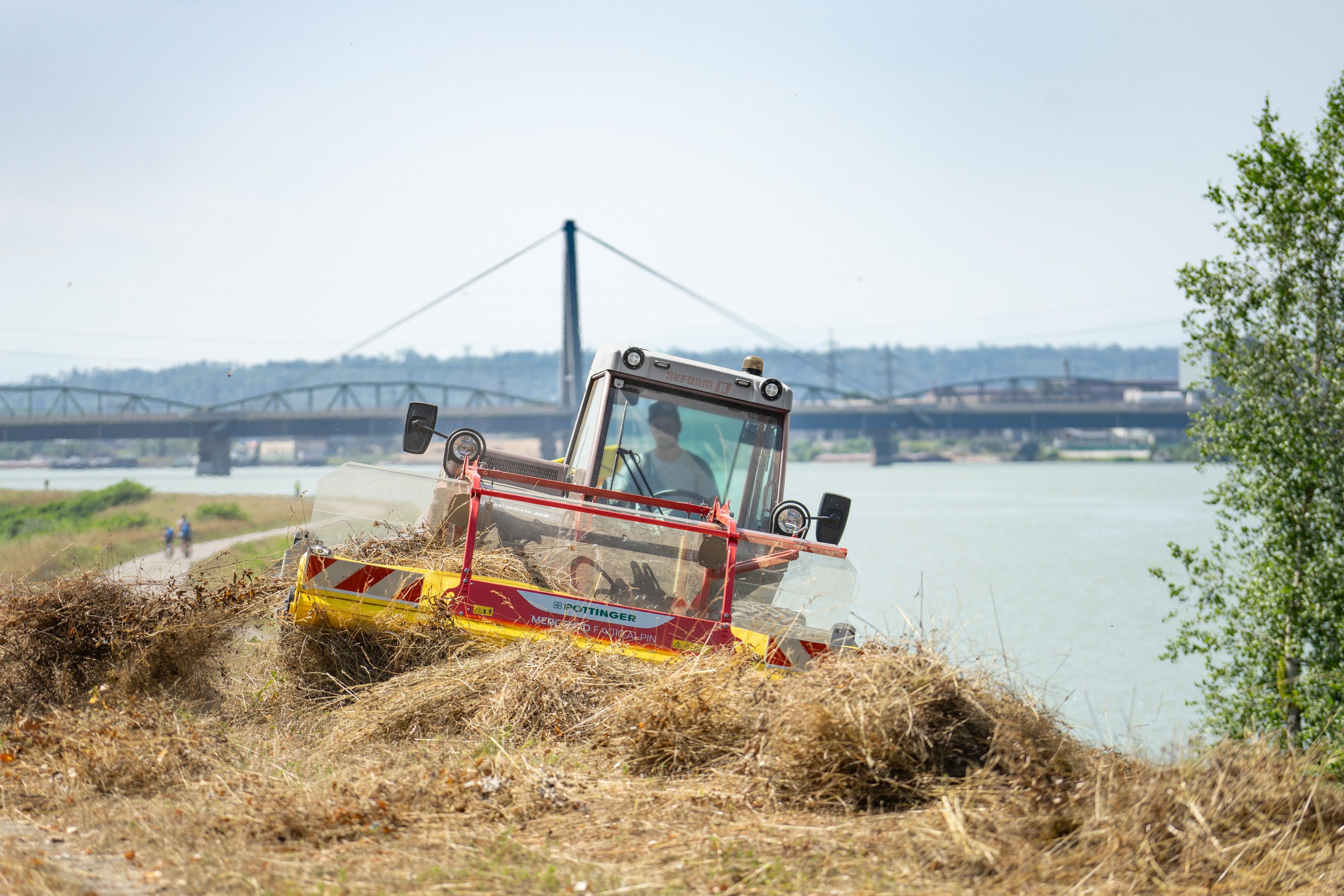 MERGENTO F 4010 ALPIN Bilddownload hochauflösend | PÖTTINGER Österreich
