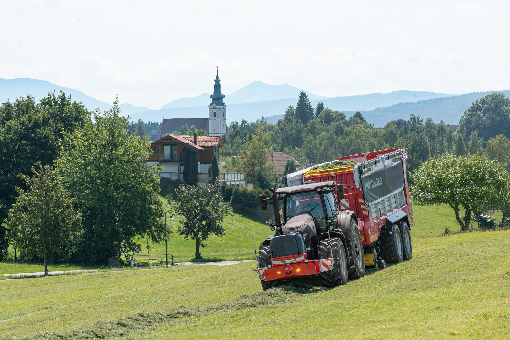 JUMBO 8000 Multi-purpose rotor loader wagon | PÖTTINGER Australia