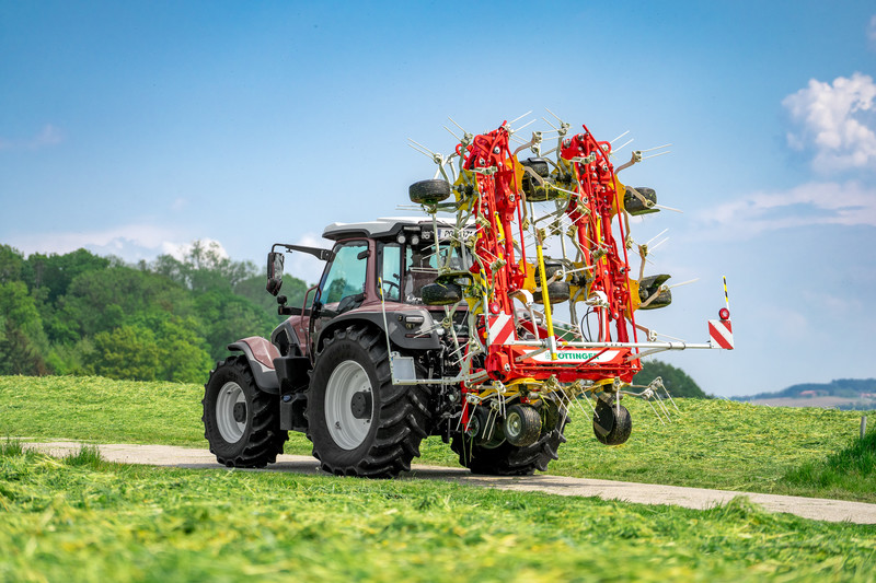 HIT Mounted tedders | PÖTTINGER United Kingdom