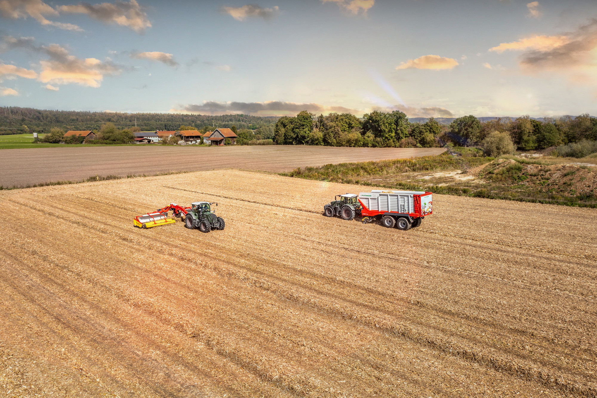 MERGENTO VT gezogener Bandschwader mit variabler Ablage | PÖTTINGER ...